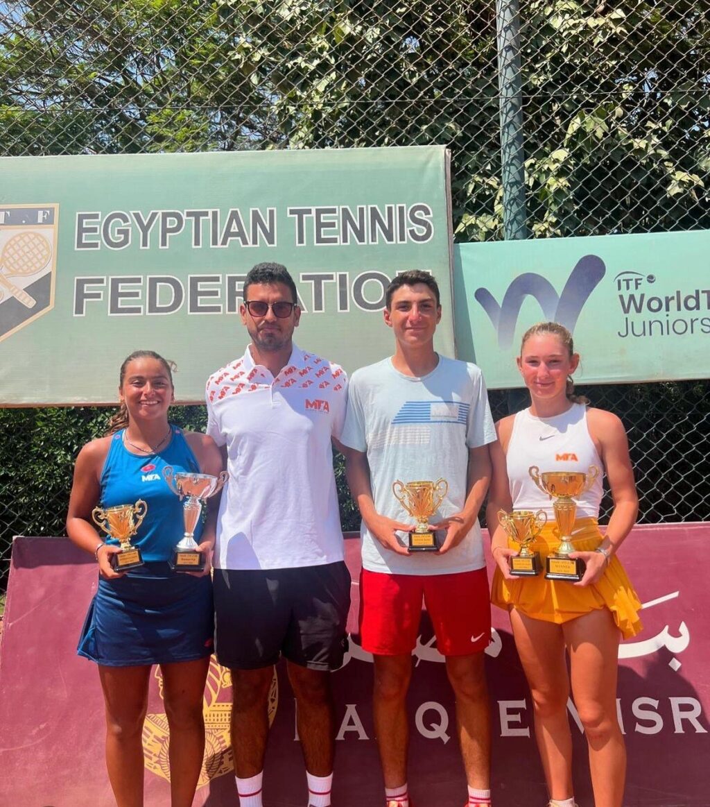 Tennishalle, Tennisschule und Tennisverein mit Padel und Fitness in ...